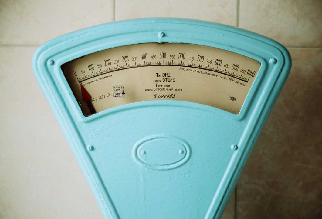 What is the link between obesity and gum disease?